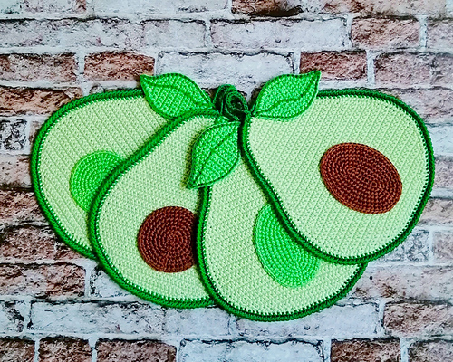 Ravelry: 325 Avocado vegetable decor pattern by LittleOwlsHut