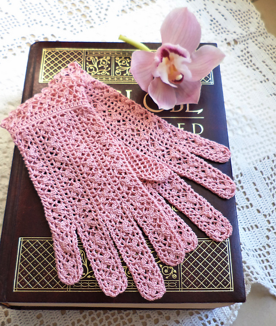 Ravelry: Flower Patterned Gloves pattern by Coats Design Team