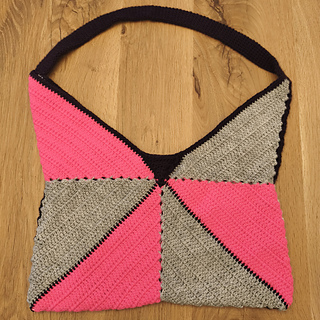 Ravelry: Granny Square Triangles Bag pattern by KatesCozyCrochet