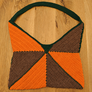 Ravelry: Granny Square Triangles Bag pattern by KatesCozyCrochet