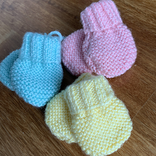 Ravelry: Baby Mittens pattern by Kate M Jones