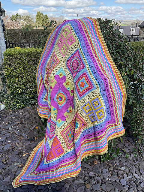 Ravelry: Always Look on the Bright Side pattern by Kathryn Middleton