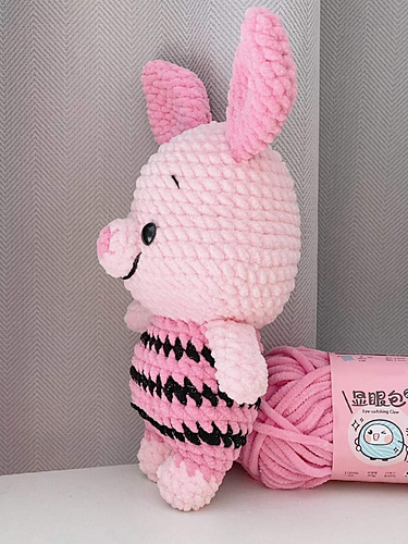 Ravelry: Piglet pattern by Kathy Leung