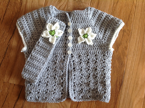 Ravelry: Twin V-Stitch Cardigan pattern by Kinga Erdem