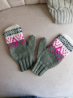 Ravelry: Tales of Patagonia Mittens pattern by Martine Jacobsen
