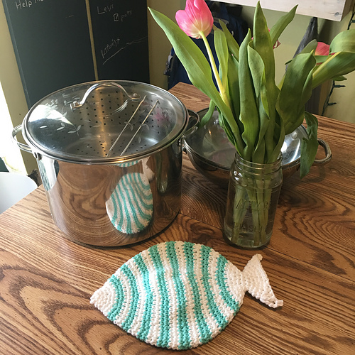 Ravelry: Tropical Fish Hot Pad pattern by Katie Roseman