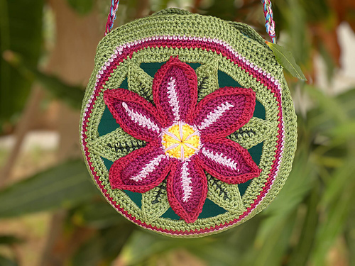 Ravelry: Round Flower Bag Crochet pattern by Katie McCrochet