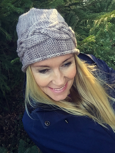 Ravelry: Sideways Braid Beanie pattern by Katrinine