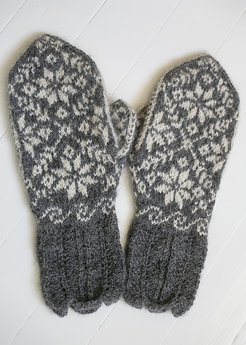 Ravelry: Norwegian Flower Mittens pattern by Katrinine