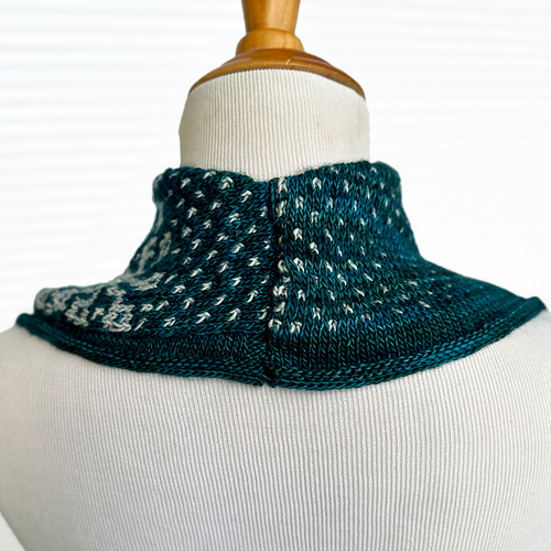 Ravelry: Timberline Cowl pattern by Kay Hopkins