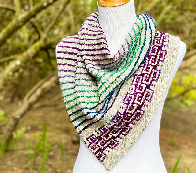 Ravelry: Rogue River Cowl pattern by Kay Hopkins