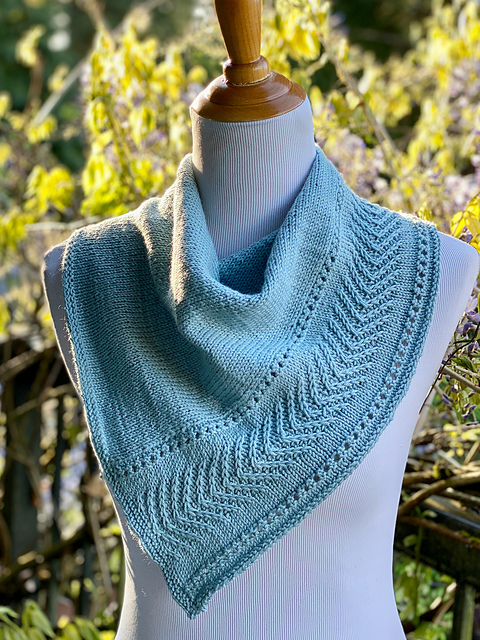 Ravelry: Ochoco Cowl pattern by Kay Hopkins