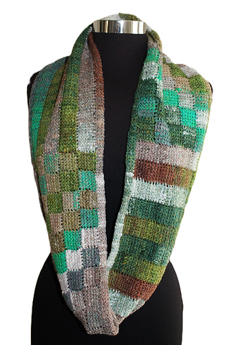 Ravelry: Entrelac Cowl pattern by Kaye Adolphson