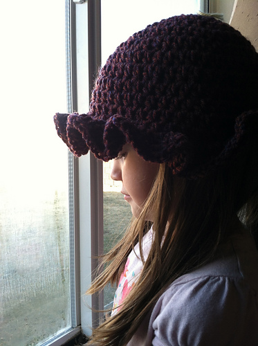 Ravelry: Easy Ruffle Hat pattern by Kayla Anderson