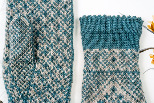 Ravelry: January Mitten pattern by Courtney Kelley