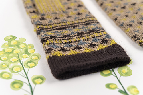 Ravelry: June Mittens pattern by Kate Gagnon Osborn