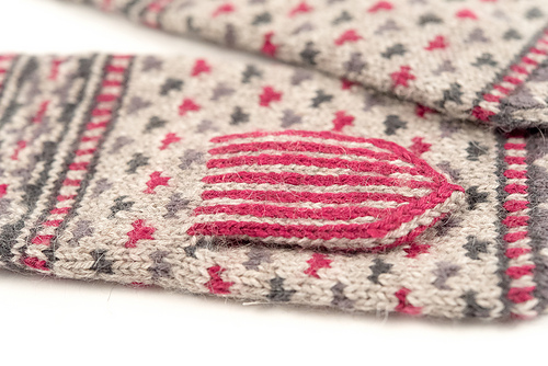 Ravelry: June Mittens pattern by Kate Gagnon Osborn