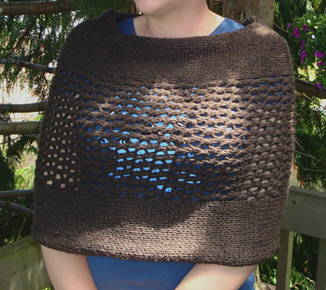 Ravelry: chunky mesh shoulder wrap pattern by Kelly Spenhoff