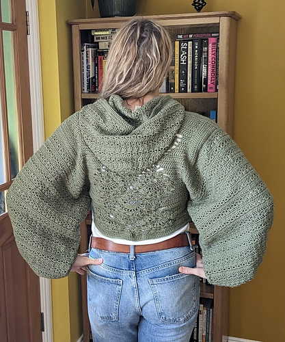 Ravelry: Batwing Hoodie pattern by Roosa Lundström
