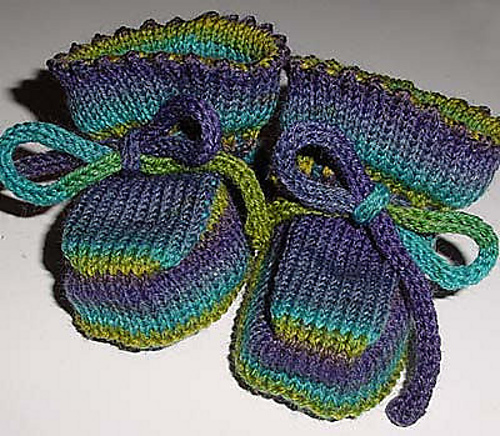 Ravelry: Machine knit Baby Booties pattern by Kerstin Michler