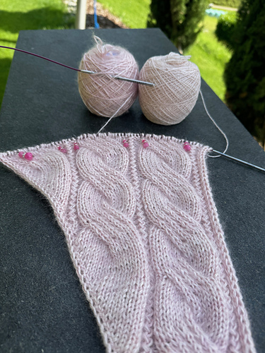 Ravelry: Khaleesi Shawl pattern by Kerstin Ritter