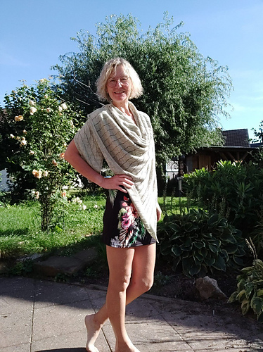 Ravelry: NAZARE Shawl pattern by Kerstin Ritter