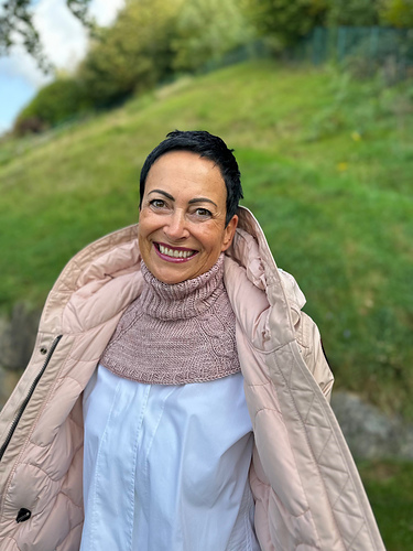 Ravelry: Lyanna Cowl pattern by Kerstin Ritter