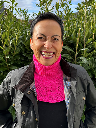 Ravelry: Olenna Cowl pattern by Kerstin Ritter