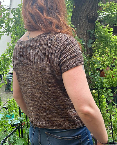 Ravelry: Barrel Crop Top pattern by Metta Karlsson