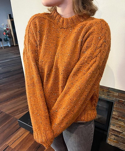 Ravelry: Anna Sweater pattern by Hanna Schreyer