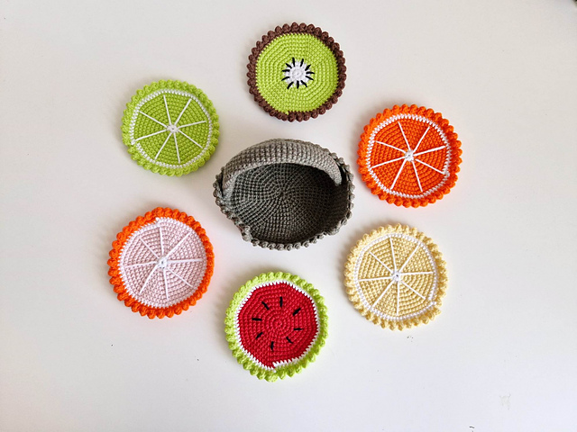 Ravelry: Crochet fruit coasters and coaster holder pattern by Jelena Ohtina