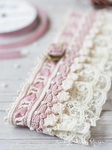 Ravelry: Antique Lace Wedding Garter pattern by Kirsten Holloway
