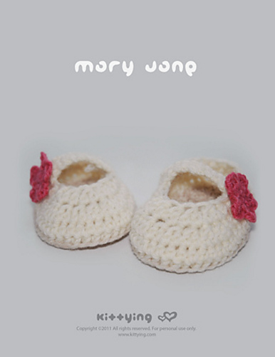 Ravelry: Off White Mary Jane Baby Booties pattern by Kittying Ying