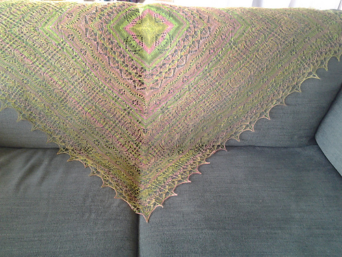 Ravelry: legacy square shawl pattern by bunnymuff - Mona Zillah