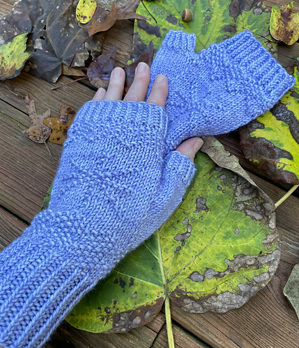 Ravelry: Venskab Mitts pattern by Kathie Popadin