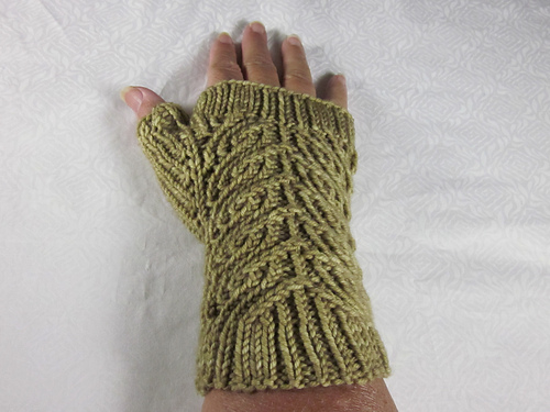 Ravelry: Annabella pattern by Anna Aponte