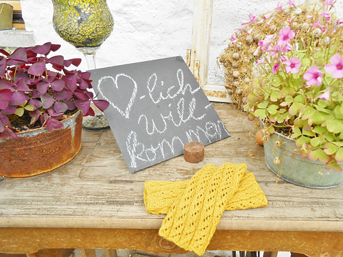 Ravelry: Pulswärmer Rosemarie pattern by Knitarin-Karin Hess