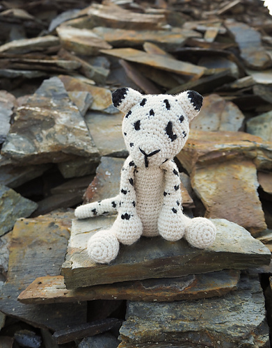Ravelry: Mae the Snow Leopard pattern by Kerry Lord
