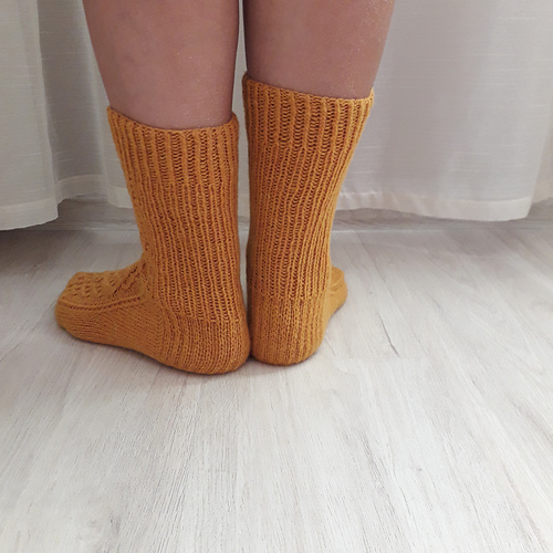Ravelry: Japanese Cables Socks pattern by Knitting Nani Thelma