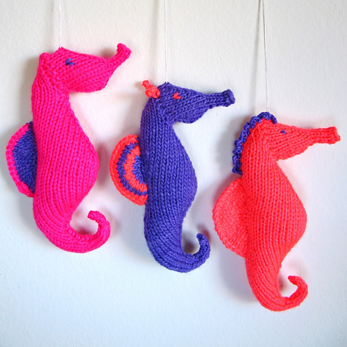 Ravelry: Seahorse FLAT KNIT VERSION Plush Toy pattern by cheezombie
