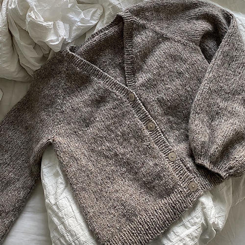 Ravelry: Cloud Cardigan pattern by Celina Dyhring