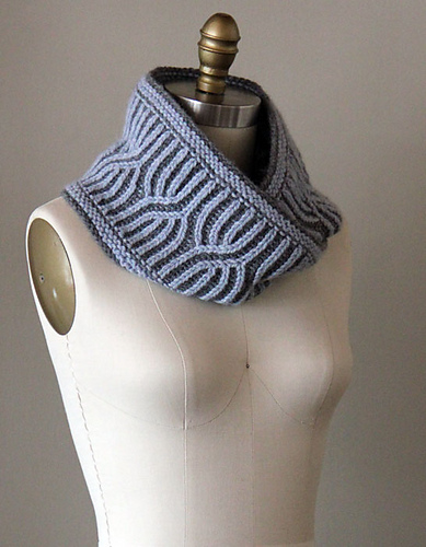Ravelry: Lavington II Cowl pattern by Knitted Wishes