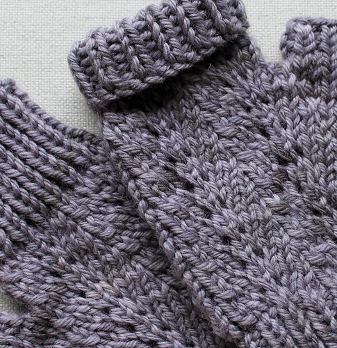 Ravelry: Chunky Cove Mitts pattern by Kate Lore Designs