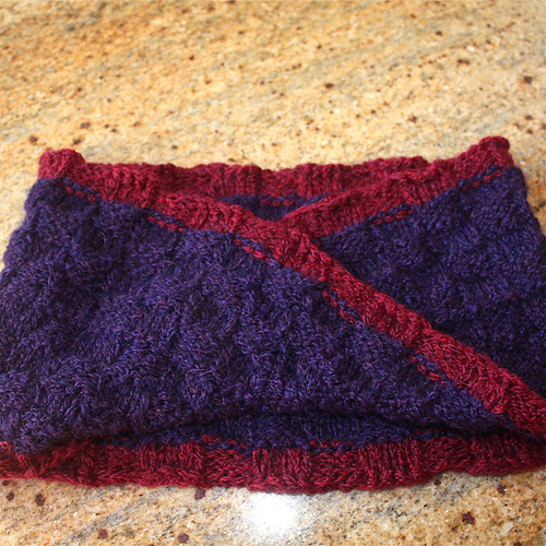 Ravelry: Checkerboard Moebius Cowl pattern by Knitter Ninja's Designs