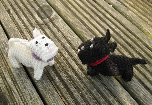 Ravelry: Wee Westie and Wee Scottie Dogs pattern by Ellen Kapusniak