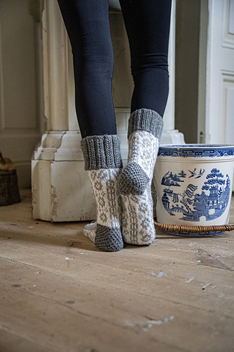 Ravelry: Blomster pattern by knittinglotta