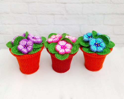 Ravelry: K002 Violets flowers in Pots pattern by LittleOwlsHut