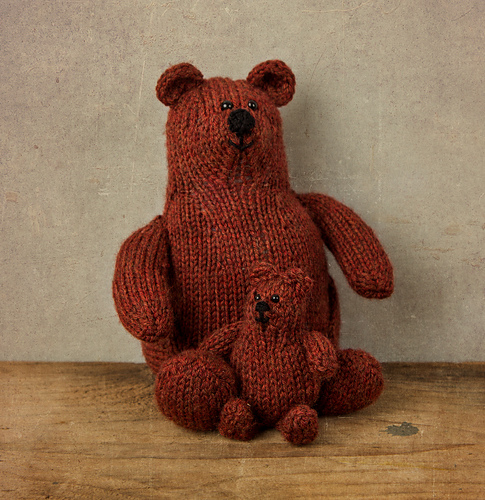 Ravelry: Hugo Bear & Mini Hugo pattern by Sue Stratford