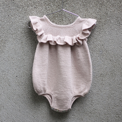 Ravelry: Ruffle Romper pattern by Pernille Larsen