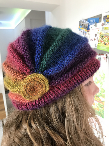Ravelry: Ruby's Hat pattern by Caroline Spillane